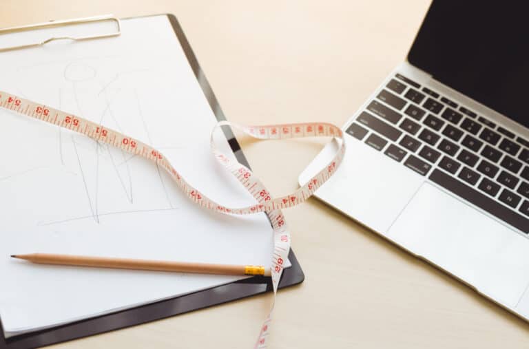 How to Find Out Your Laptop Screen Size Without Measuring | DeviceTests