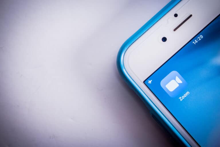 How To Minimize the Screen on iPhone (Step-by-Step Guide) | DeviceTests