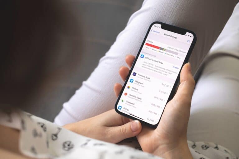 How To Minimize the Screen on iPhone (Step-by-Step Guide) | DeviceTests