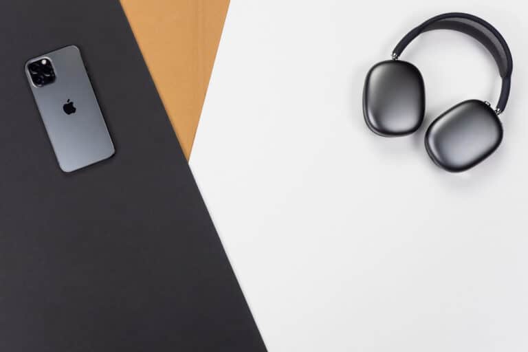 How To Turn Off AirPods Max Step by Step Tutorial DeviceTests how-to-turn-off-airpods-max-step-by-step-tutorial-devicetests