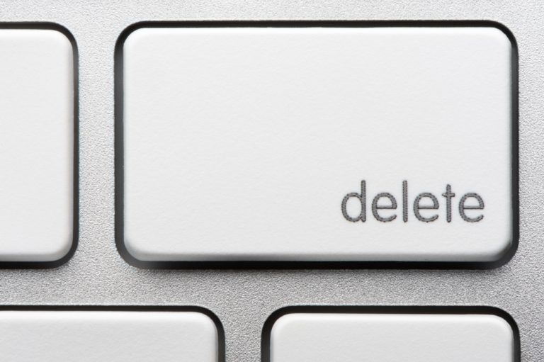 How To Turn On Dell Monitor (Complete Guide) | DeviceTests